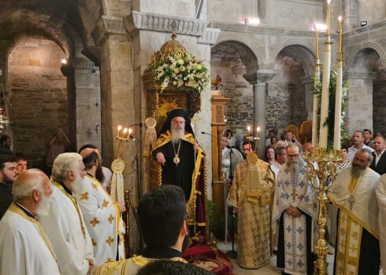 Παναγία Εκατονταπυλιανή: Γιατί υπάρχουν 99 φανερές πύλες και η 100η ...