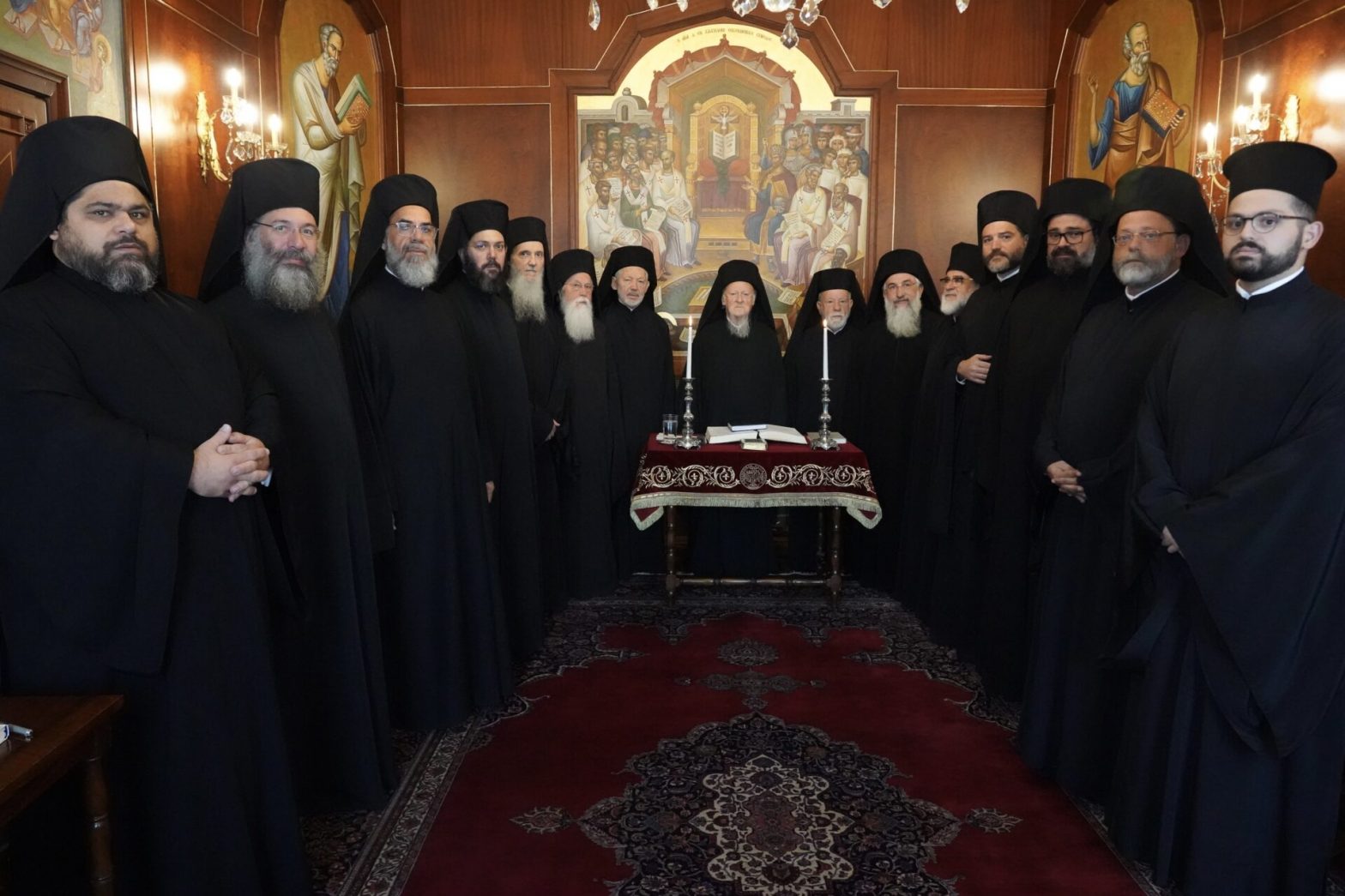 Πρωτοφανείς εξελίξεις- Δυο Συνοδικοί μητροπολίτες της Αρχιεπισκοπής ...