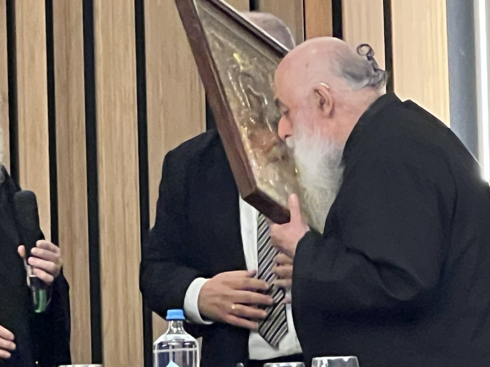 Τιμή και δόξα στο ανεκτίμητο έργο του π.Ζαχαρία, πνευματικό τέκνο του ...