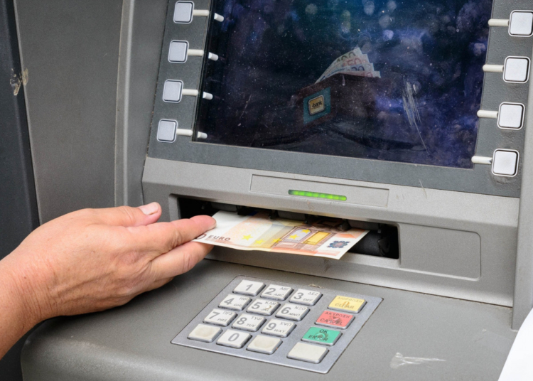 ΕΙΔΗΣΕΙΣ -ΣΥΝΤΑΞΕΙΣ: Αναδρομικά έως 2.710€ για 382.000 συνταξιούχους ...