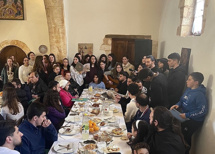 Σε εορταστική ατμόσφαιρα η Σύναξη Νέων της Μητρόπολης Χανίων - Βήμα ...